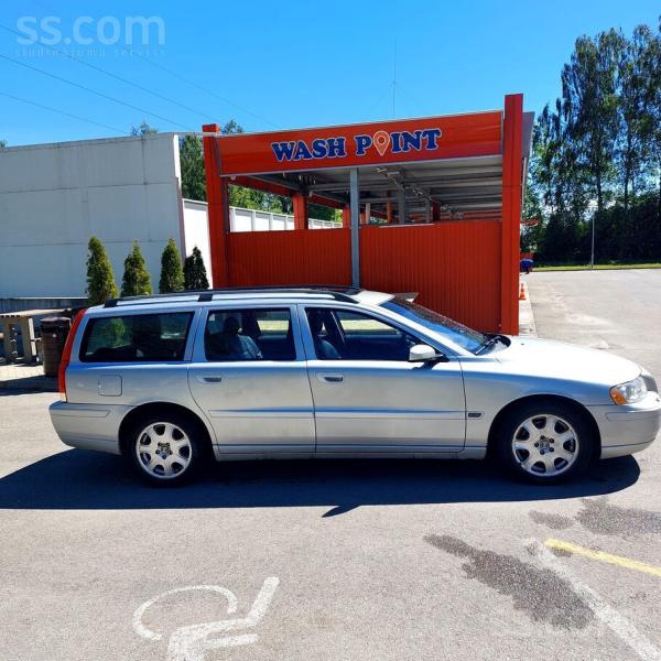 Grey Volvo V70 2006 in Riga, with an engine capacity of 2.40 L and mileage of 371 thousand km for 2300 €, photo 3 on AUTOMOTO.COM.LV