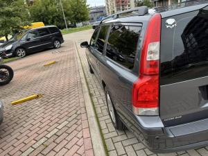 Grey Volvo V70 2006 in Riga, with an engine capacity of 2.40 L and mileage of 295 thousand km for 2990 €, photo 5 on AUTOMOTO.COM.LV