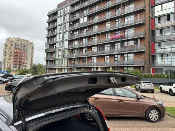 Pelēks Volvo V70 2006 Rīga, ar dzinēja tilpumu 2.40 L un nobraukumu 295 tūkst. km par 2990 €, foto 7 vietnē AUTOMOTO.COM.LV
