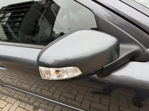 Pelēks Volvo V70 2006 Rīga, ar dzinēja tilpumu 2.40 L un nobraukumu 295 tūkst. km par 2990 €, foto 8 vietnē AUTOMOTO.COM.LV