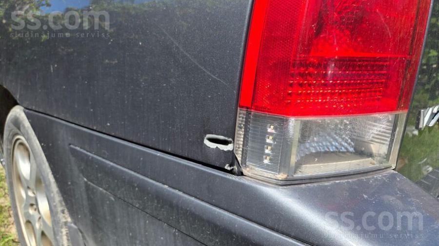 Grey Volvo V70 2006 in Riga, with an engine capacity of 2.40 L and mileage of 352 thousand km for 1400 €, photo 8 on AUTOMOTO.COM.LV