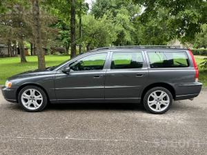 Grey Volvo V70 2006 in Rezekne, with an engine capacity of 2.40 L and mileage of 270 thousand km for 3350 €, photo 5 on AUTOMOTO.COM.LV