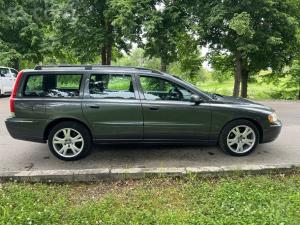 Grey Volvo V70 2006 in Rezekne, with an engine capacity of 2.40 L and mileage of 270 thousand km for 3350 €, photo 6 on AUTOMOTO.COM.LV