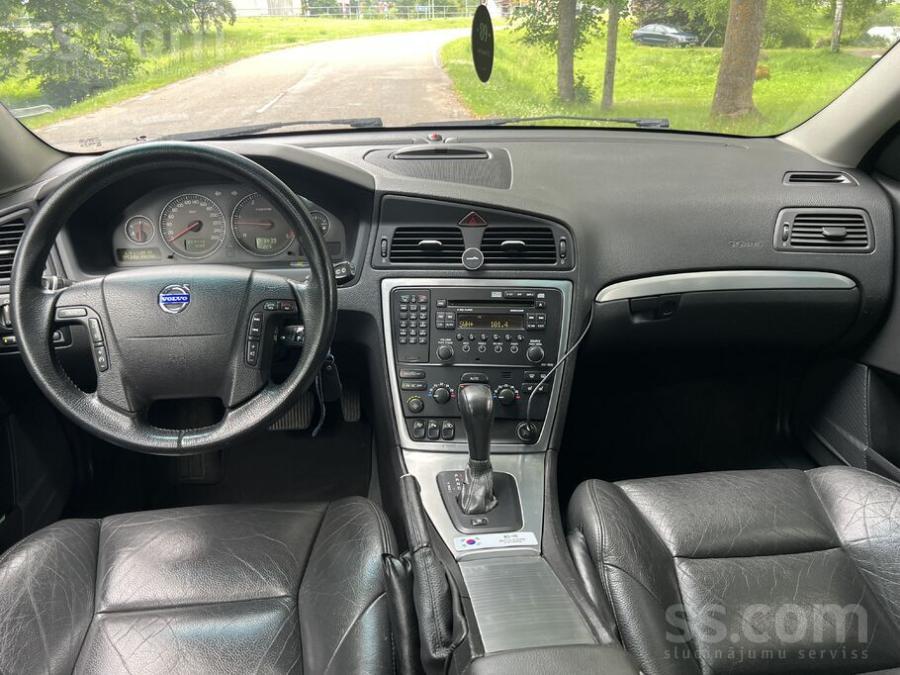 Grey Volvo V70 2006 in Rezekne, with an engine capacity of 2.40 L and mileage of 270 thousand km for 3350 €, photo 16 on AUTOMOTO.COM.LV