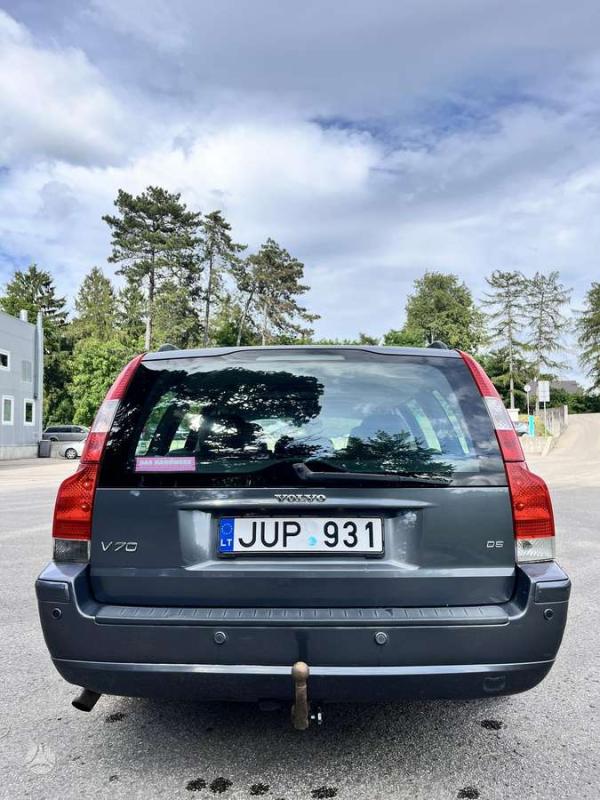 Pelēks Volvo V70 2006 Viļņa, ar dzinēja tilpumu 2.40 L un nobraukumu 400 tūkst. km par 1950 €, foto 6 vietnē AUTOMOTO.COM.LV