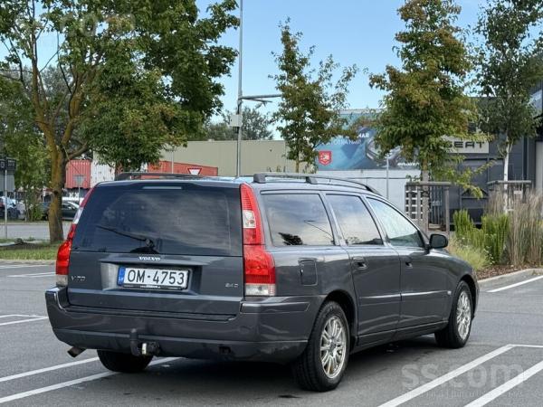 Grey Volvo V70 2006 in Riga, with an engine capacity of 2.40 L and mileage of 0 thousand km for 1450 €, photo 3 on AUTOMOTO.COM.LV