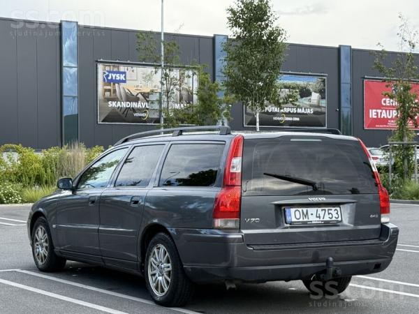 Grey Volvo V70 2006 in Riga, with an engine capacity of 2.40 L and mileage of 0 thousand km for 1450 €, photo 4 on AUTOMOTO.COM.LV