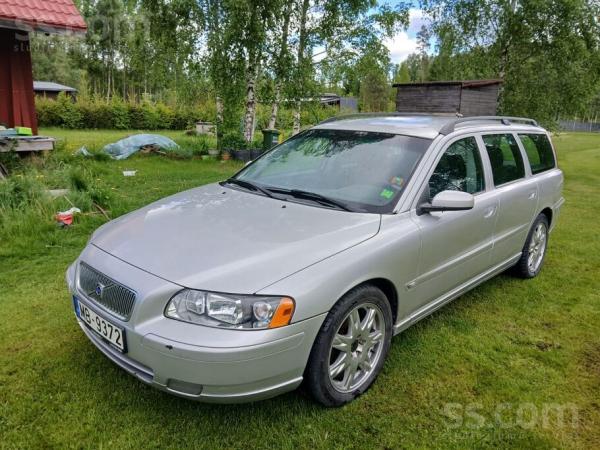 Pelēks Volvo V70 2006 Jelgava, ar dzinēja tilpumu 2.40 L un nobraukumu 0 tūkst. km par 1400 €, foto 2 vietnē AUTOMOTO.COM.LV