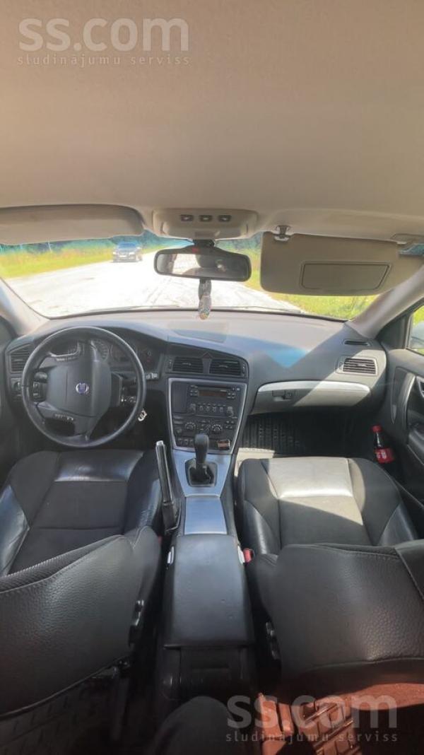 Grey Volvo V70 2006 in Rezekne, with an engine capacity of 2.40 L and mileage of 445 thousand km for 1350 €, photo 4 on AUTOMOTO.COM.LV