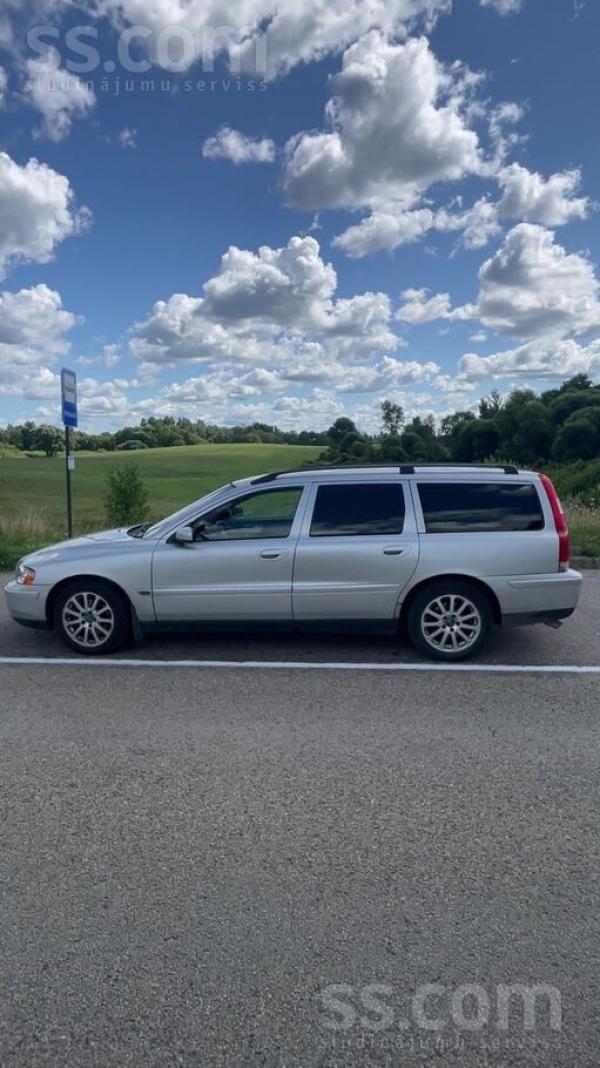 Grey Volvo V70 2006 in Rezekne, with an engine capacity of 2.40 L and mileage of 445 thousand km for 1350 €, photo 8 on AUTOMOTO.COM.LV