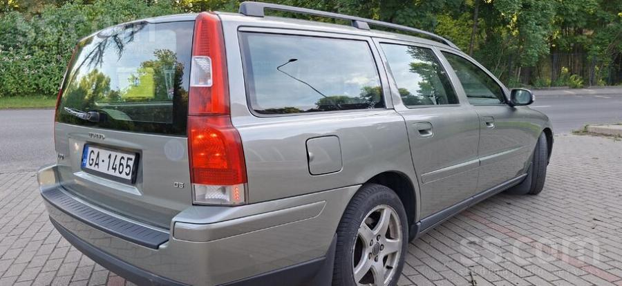 Grey Volvo V70 2006 in Daugavpils, with an engine capacity of 2.40 L and mileage of 376 thousand km for 1700 €, photo 8 on AUTOMOTO.COM.LV