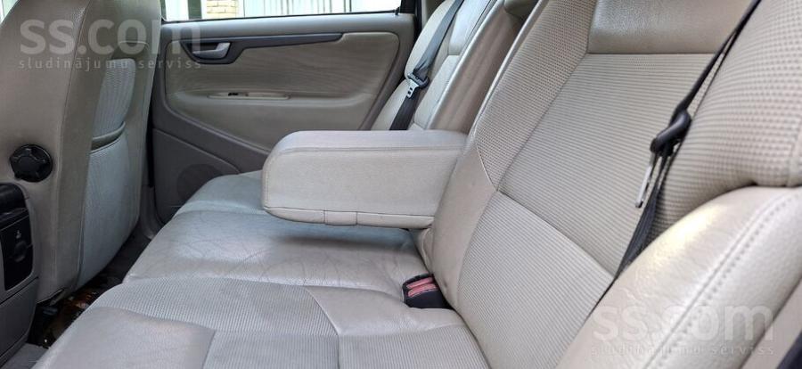 Grey Volvo V70 2006 in Daugavpils, with an engine capacity of 2.40 L and mileage of 376 thousand km for 1700 €, photo 23 on AUTOMOTO.COM.LV