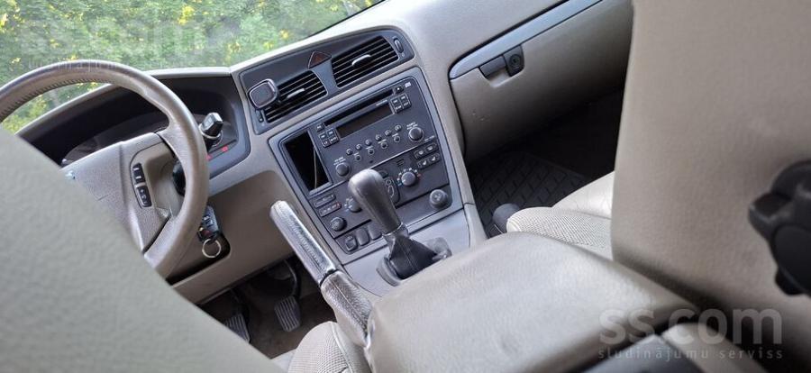 Grey Volvo V70 2006 in Daugavpils, with an engine capacity of 2.40 L and mileage of 376 thousand km for 1700 €, photo 31 on AUTOMOTO.COM.LV