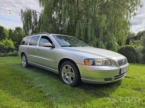Pelēks Volvo V70 2006 Tukums, ar dzinēja tilpumu 2.40 L un nobraukumu 343 tūkst. km par 2699 €, foto 1 vietnē AUTOMOTO.COM.LV