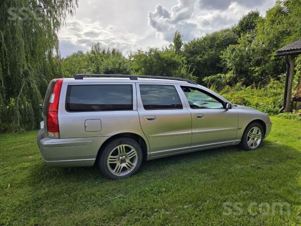 Pelēks Volvo V70 2006 Tukums, ar dzinēja tilpumu 2.40 L un nobraukumu 343 tūkst. km par 2699 €, foto 2 vietnē AUTOMOTO.COM.LV