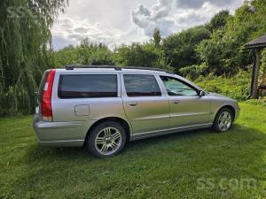 Grey Volvo V70 2006 in Tukums, with an engine capacity of 2.40 L and mileage of 343 thousand km for 2699 €, photo 3 on AUTOMOTO.COM.LV