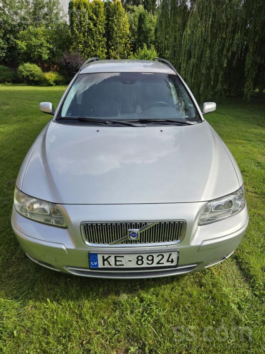 Grey Volvo V70 2006 in Tukums, with an engine capacity of 2.40 L and mileage of 343 thousand km for 2699 €, photo 4 on AUTOMOTO.COM.LV