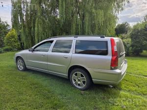 Grey Volvo V70 2006 in Tukums, with an engine capacity of 2.40 L and mileage of 343 thousand km for 2699 €, photo 6 on AUTOMOTO.COM.LV