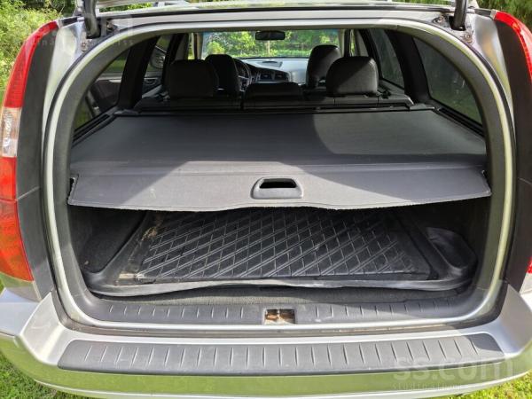 Pelēks Volvo V70 2006 Tukums, ar dzinēja tilpumu 2.40 L un nobraukumu 343 tūkst. km par 2699 €, foto 8 vietnē AUTOMOTO.COM.LV