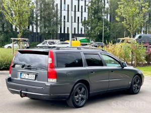 Grey Volvo V70 2006 in Riga, with an engine capacity of 2.40 L and mileage of 388 thousand km for 1390 €, photo 6 on AUTOMOTO.COM.LV