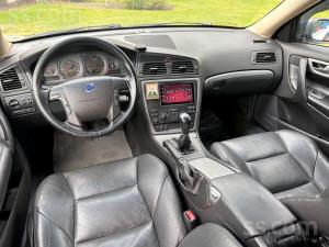 Grey Volvo V70 2006 in Riga, with an engine capacity of 2.40 L and mileage of 388 thousand km for 1390 €, photo 7 on AUTOMOTO.COM.LV