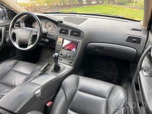 Grey Volvo V70 2006 in Riga, with an engine capacity of 2.40 L and mileage of 388 thousand km for 1390 €, photo 11 on AUTOMOTO.COM.LV