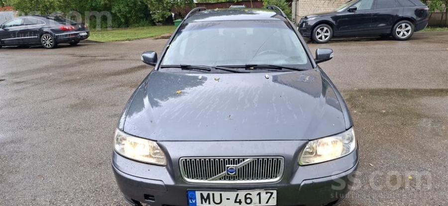 Grey Volvo V70 2006 in Daugavpils, with an engine capacity of 2.40 L and mileage of 300 thousand km for 1550 €, photo 3 on AUTOMOTO.COM.LV