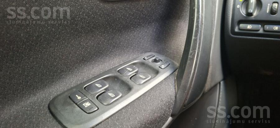Grey Volvo V70 2006 in Daugavpils, with an engine capacity of 2.40 L and mileage of 300 thousand km for 1550 €, photo 16 on AUTOMOTO.COM.LV