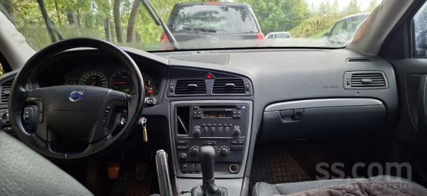 Grey Volvo V70 2006 in Daugavpils, with an engine capacity of 2.40 L and mileage of 300 thousand km for 1550 €, photo 10 on AUTOMOTO.COM.LV