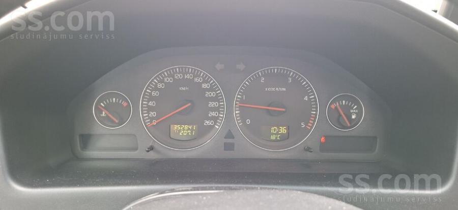 Grey Volvo V70 2006 in Riga, with an engine capacity of 2.40 L and mileage of 350 thousand km for 1350 €, photo 19 on AUTOMOTO.COM.LV