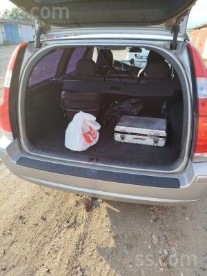 Pelēks Volvo V70 2006 Daugavpils, ar dzinēja tilpumu 2.40 L un nobraukumu 441 tūkst. km par 1200 €, foto 5 vietnē AUTOMOTO.COM.LV