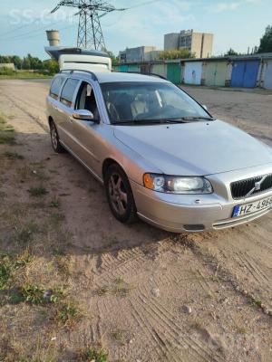 Pelēks Volvo V70 2006 Daugavpils, ar dzinēja tilpumu 2.40 L un nobraukumu 441 tūkst. km par 1200 €, foto 6 vietnē AUTOMOTO.COM.LV