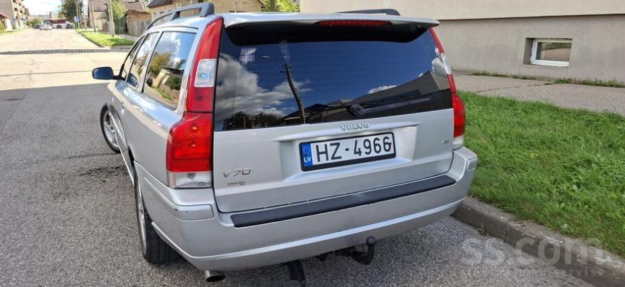 Grey Volvo V70 2006 in Daugavpils, with an engine capacity of 2.40 L and mileage of 443 thousand km for 1800 €, photo 3 on AUTOMOTO.COM.LV