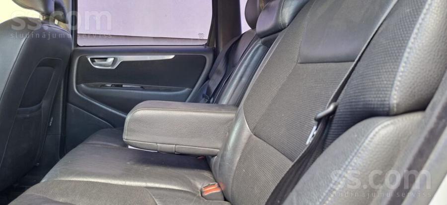 Grey Volvo V70 2006 in Daugavpils, with an engine capacity of 2.40 L and mileage of 443 thousand km for 1800 €, photo 16 on AUTOMOTO.COM.LV