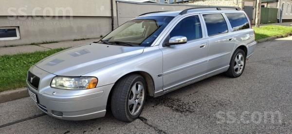 Grey Volvo V70 2006 in Daugavpils, with an engine capacity of 2.40 L and mileage of 443 thousand km for 1800 €, photo 6 on AUTOMOTO.COM.LV