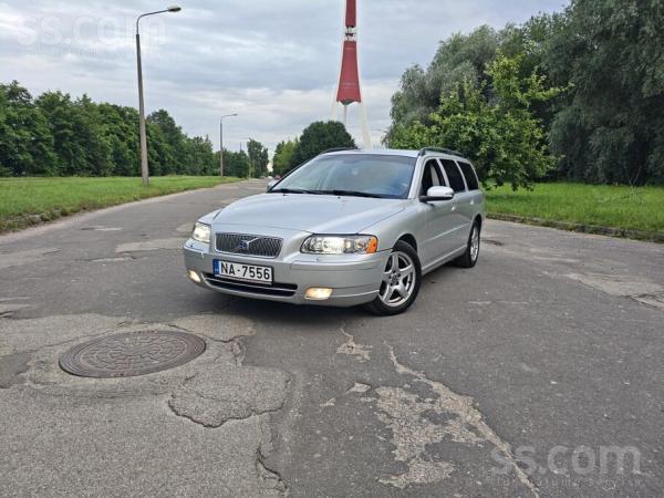 Pelēks Volvo V70 2006 Rīga, ar dzinēja tilpumu 2.40 L un nobraukumu 412 tūkst. km par 2150 €, foto 1 vietnē AUTOMOTO.COM.LV