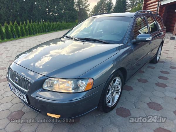 Grey Volvo V70 2006 in Paide, with an engine capacity of 2.40 L and mileage of 289 thousand km for 3990 €, photo 1 on AUTOMOTO.COM.LV