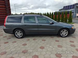 Grey Volvo V70 2006 in Paide, with an engine capacity of 2.40 L and mileage of 289 thousand km for 3990 €, photo 4 on AUTOMOTO.COM.LV