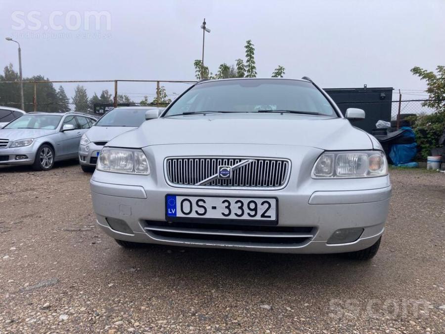 Pelēks Volvo V70 2006 Rīga, ar dzinēja tilpumu 2.40 L un nobraukumu 342 tūkst. km par 2400 €, foto 3 vietnē AUTOMOTO.COM.LV