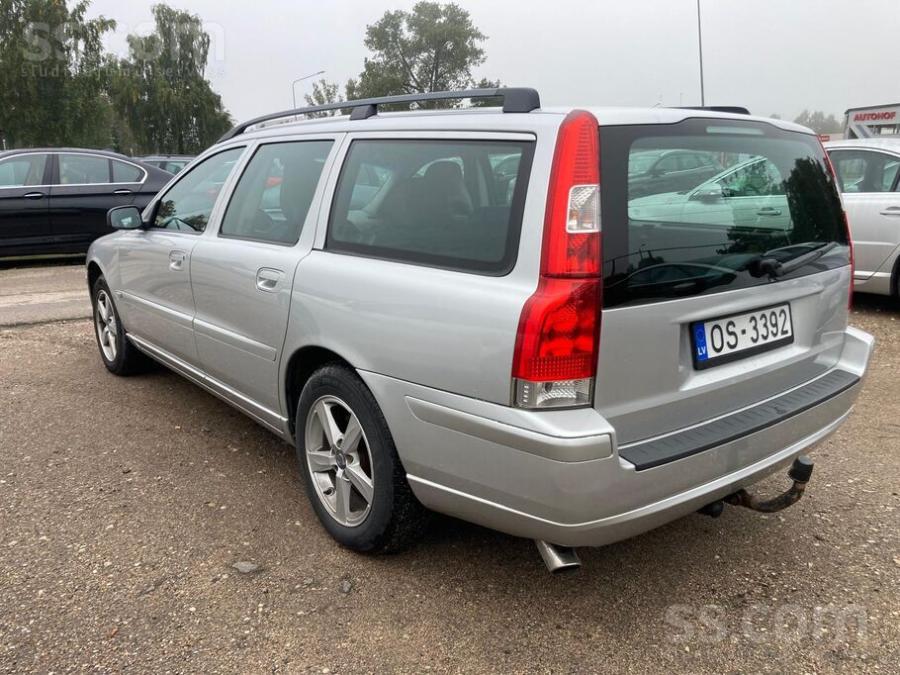 Pelēks Volvo V70 2006 Rīga, ar dzinēja tilpumu 2.40 L un nobraukumu 342 tūkst. km par 2400 €, foto 5 vietnē AUTOMOTO.COM.LV