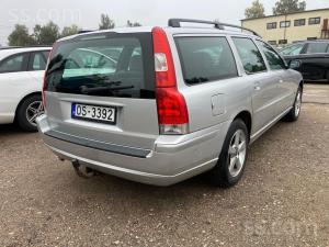 Pelēks Volvo V70 2006 Rīga, ar dzinēja tilpumu 2.40 L un nobraukumu 342 tūkst. km par 2400 €, foto 7 vietnē AUTOMOTO.COM.LV