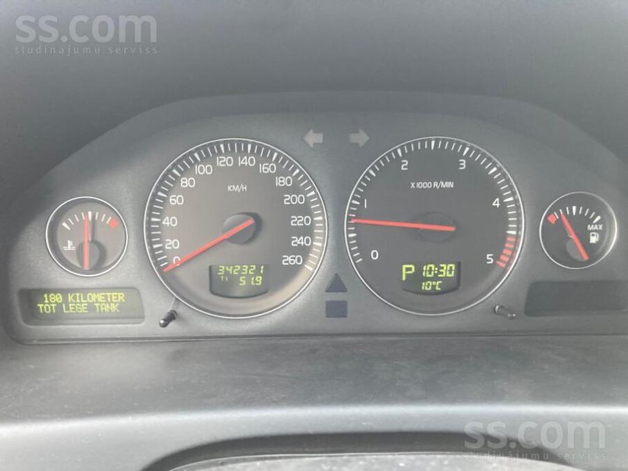 Pelēks Volvo V70 2006 Rīga, ar dzinēja tilpumu 2.40 L un nobraukumu 342 tūkst. km par 2400 €, foto 8 vietnē AUTOMOTO.COM.LV