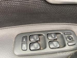 Pelēks Volvo V70 2006 Rīga, ar dzinēja tilpumu 2.40 L un nobraukumu 342 tūkst. km par 2400 €, foto 10 vietnē AUTOMOTO.COM.LV