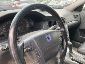 Pelēks Volvo V70 2006 Rīga, ar dzinēja tilpumu 2.40 L un nobraukumu 342 tūkst. km par 2400 €, foto 12 vietnē AUTOMOTO.COM.LV