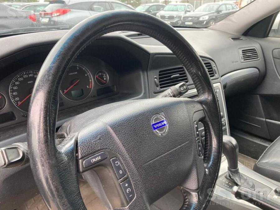 Pelēks Volvo V70 2006 Rīga, ar dzinēja tilpumu 2.40 L un nobraukumu 342 tūkst. km par 2400 €, foto 12 vietnē AUTOMOTO.COM.LV