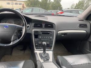 Pelēks Volvo V70 2006 Rīga, ar dzinēja tilpumu 2.40 L un nobraukumu 342 tūkst. km par 2400 €, foto 14 vietnē AUTOMOTO.COM.LV