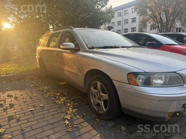 Серый Вольво В70 2006 в Рига, объемом двигателя 2.40 л и пробегом 420 тыс. км за 450 €, фото 4 на AUTOMOTO.COM.LV