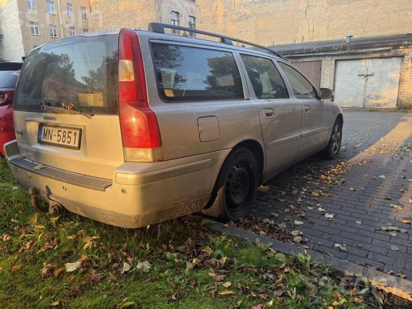 Серый Вольво В70 2006 в Рига, объемом двигателя 2.40 л и пробегом 420 тыс. км за 450 €, фото 6 на AUTOMOTO.COM.LV