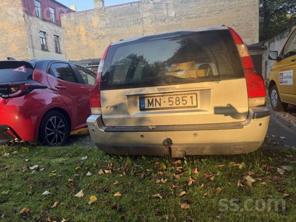 Серый Вольво В70 2006 в Рига, объемом двигателя 2.40 л и пробегом 420 тыс. км за 450 €, фото 7 на AUTOMOTO.COM.LV