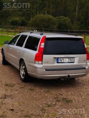 Pelēks Volvo V70 2006 Daugavpils, ar dzinēja tilpumu 2.40 L un nobraukumu 448 tūkst. km par 2300 €, foto 4 vietnē AUTOMOTO.COM.LV
